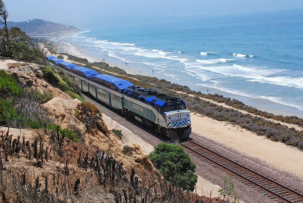 San Diego Coaster pulling north